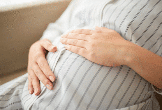 Hernie ombilicale grossesse : causes, symptômes, prise en charge